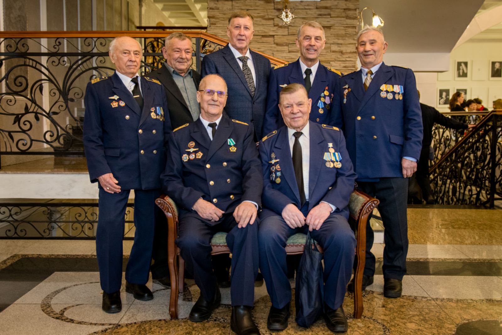 В юбилейный для Бурятии год мы встретились с ветераном авиации Петром ...